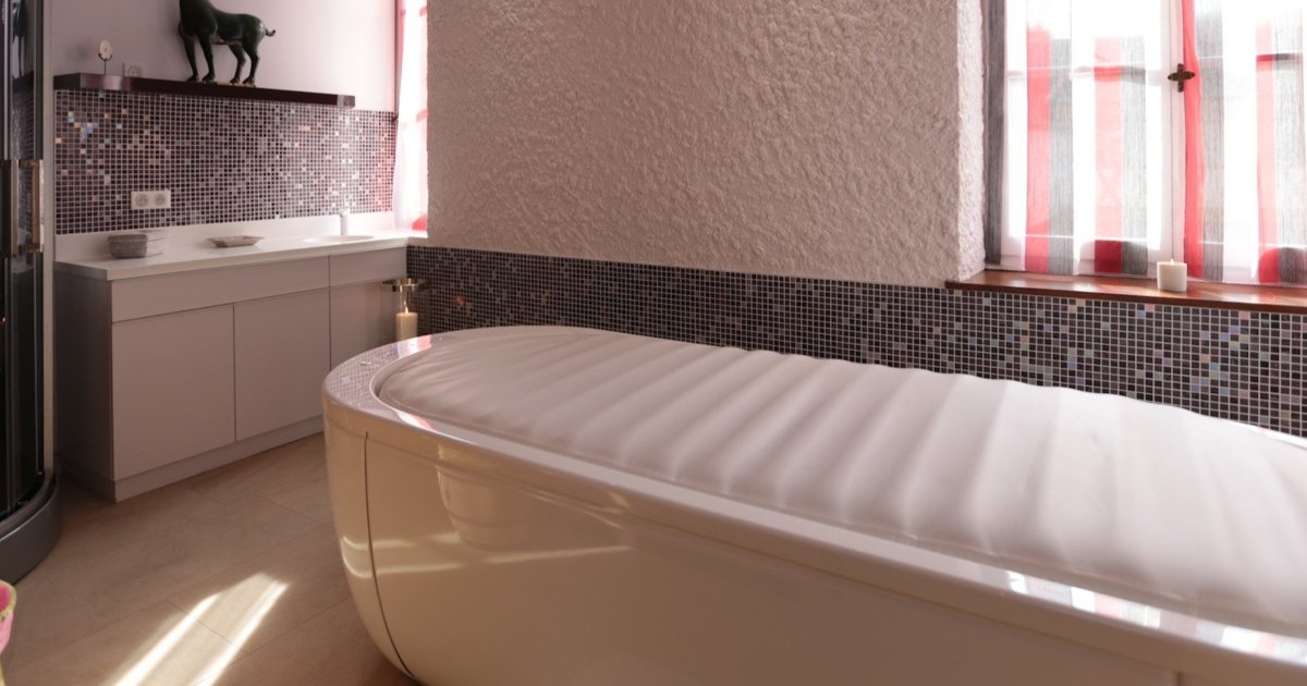 Jouvence Dry Flotation Bed (BURGUNDY) - Hotel Le Cep & Spa Marie de Bourgogne | Wine Paths